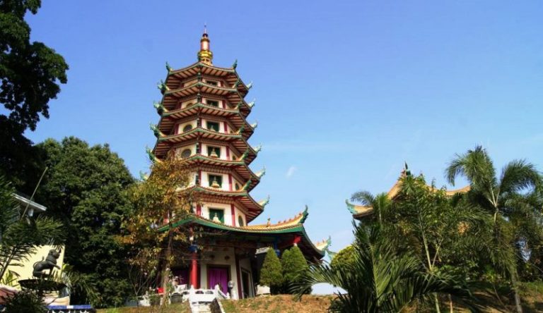 Pagoda Avalokitesvara Semarang, Bangunan Pagoda Tertinggi di Indonesia ...