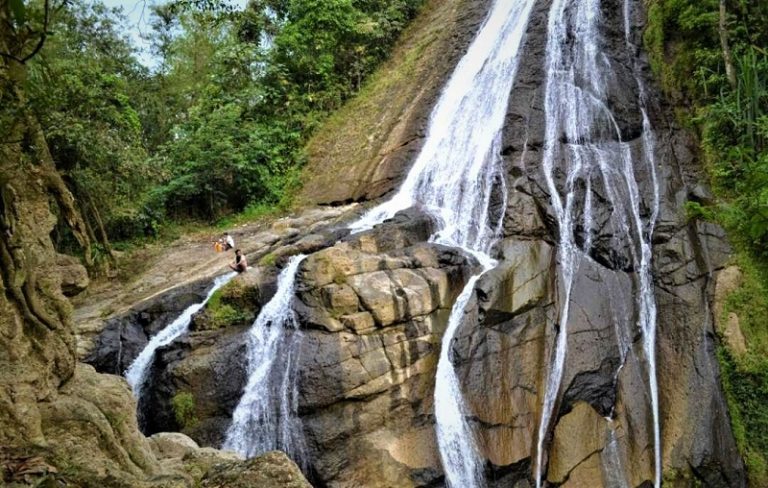 Trip Petualangan Seru Menuju Curug Cihear Banten yang Menakjubkan ...