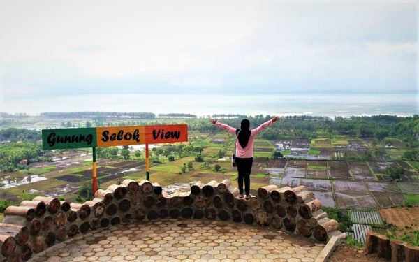 Berburu Foto Instagenic nan Eksotik di Gunung Selok Cilacap - Turisian.com