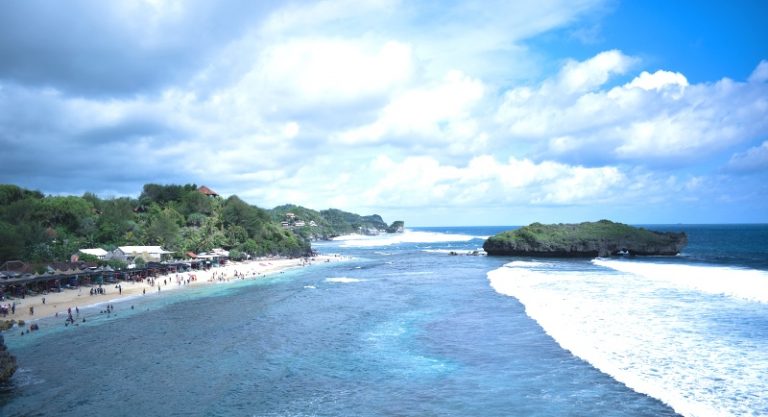 Pantai Sadranan Gunung Kidul, Surga Tersembunyi Snorkeling