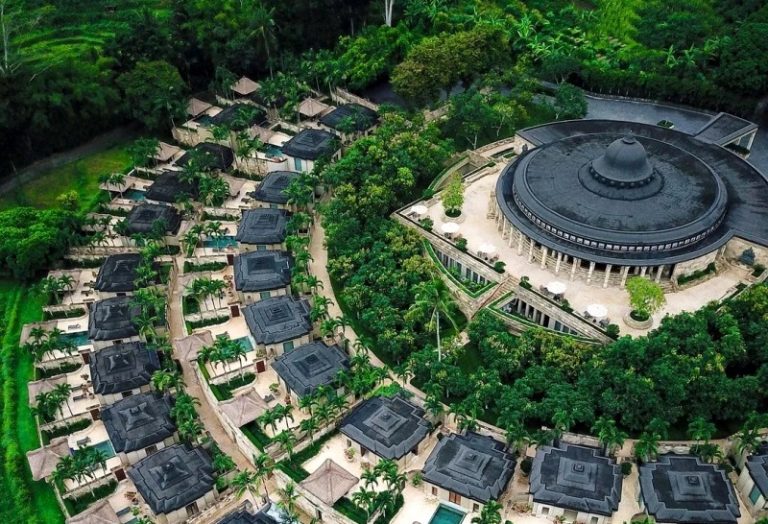 Hotel Amanjiwo Magelang, Hotel Bergaya Eropa Klasik