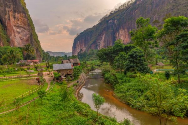 Lembah Harau,Tak Kalah dengan Sierra Nevada, Keren kan..