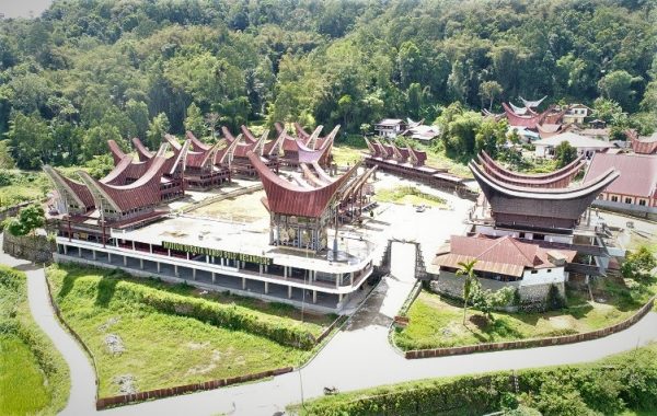 Museum Ne’ Gandeng, Wisata Mengenal Tradisi Toraja dengan Panorama yang ...