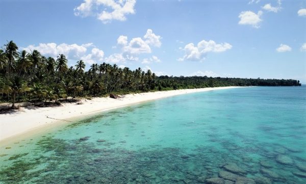 Traveling ke Pantai Mandel Banggai Kepulauan yang Menawan - Turisian.com