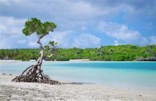 Traveling ke Pantai Oeseli, Hidden Gem di Rote Ndao - Turisian.com