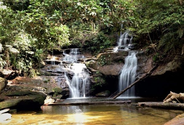 Petualangan ke Air Terjun Putri Khayangan, Surga Tersembunyi di Kampar ...