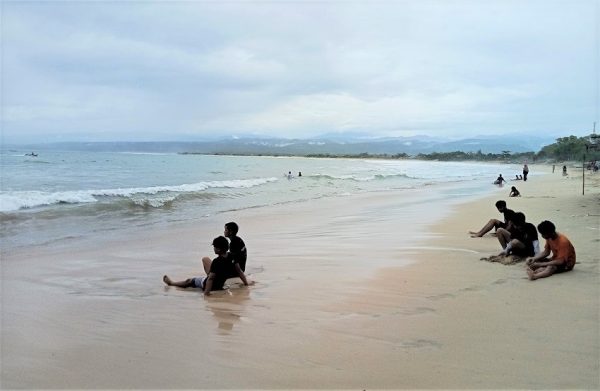 Menikmati Pesona Alam Pantai Santolo di Ujung Selatan Garut - Turisian.com