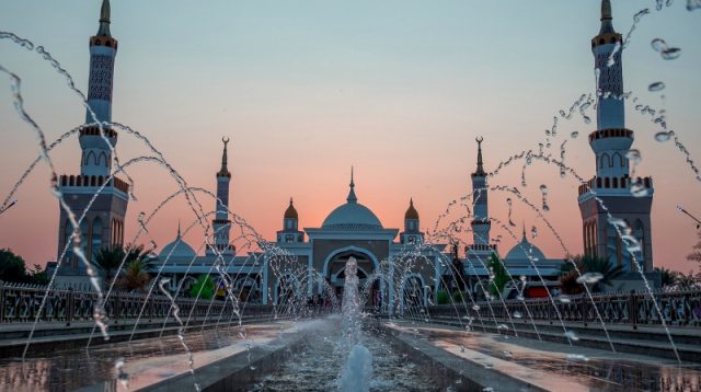 Wisata Religi ke Masjid Raya Bingkudu Kabupaten Agam yang Dibangun 1823 ...