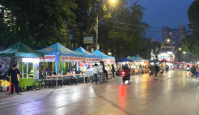 Pedagang Kaki Lima Ditata, Jalan Lengkong Kecil Pusat Kuliner