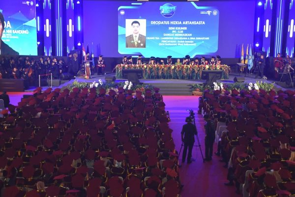 Poltekpar NHI Bandung Wisuda 610 Lulusan